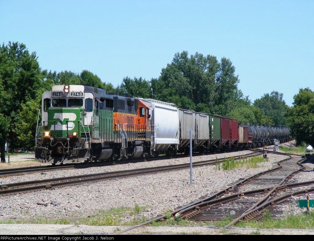 BNSF 2748
